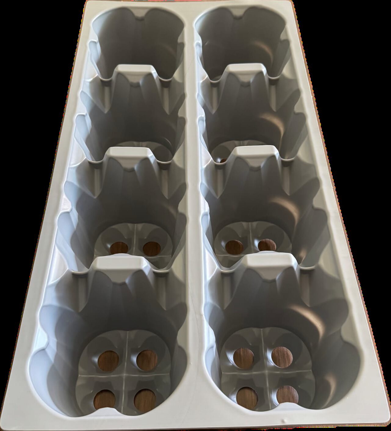 Blackmore unveils gray Air Trays for recyclability - Greenhouse Product ...